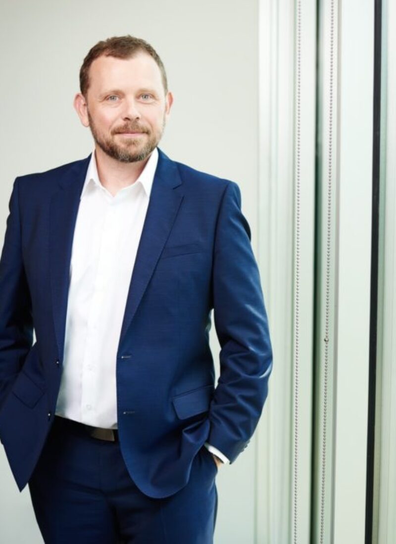 Our People – OceanFront Wealth Inc.